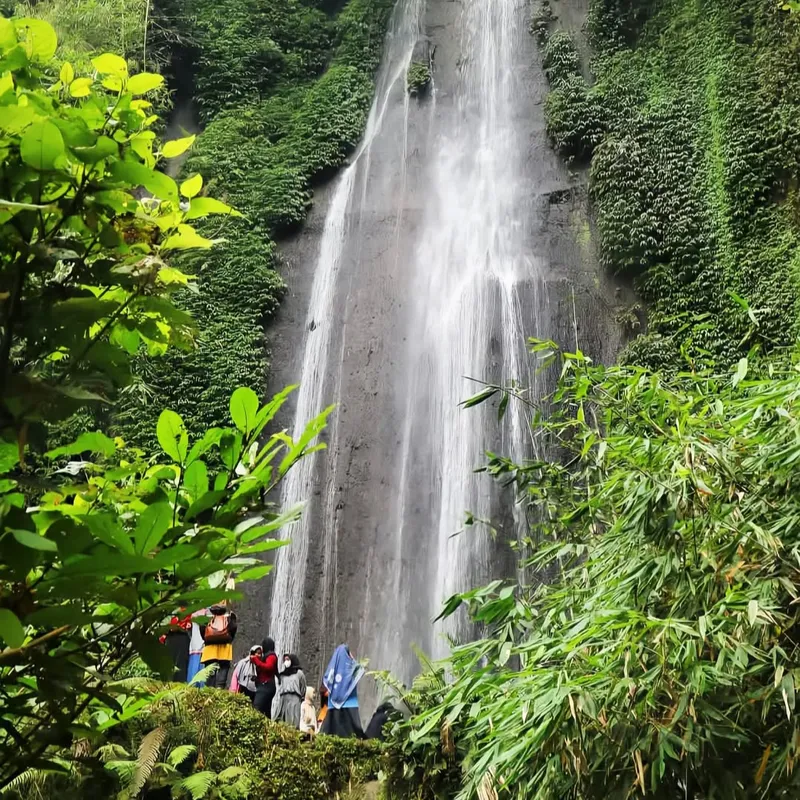 Open Trip | Trekking Curug Anom | Lembang | Explorer.id